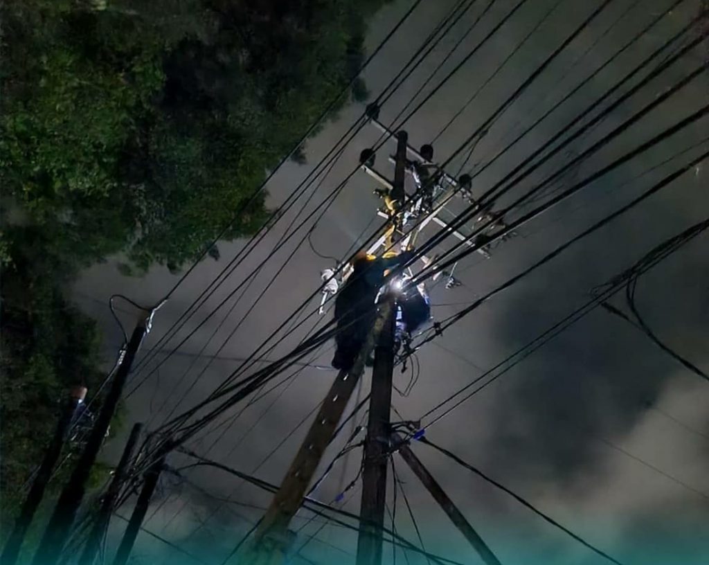 Banjir Mulai Surut, PLN Pulihkan Sebagian Aliran Listrik di Semarang - Awall.id