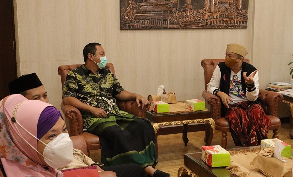 Bantu Tingkatkan Program RTH Kota Semarang, Marimas Bangun Taman ...