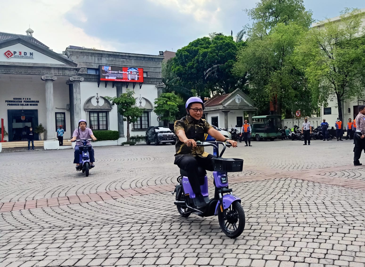 Keren ! Pemkot Semarang Bersama Beam Luncurkan Sepeda Listrik Sewaan ...