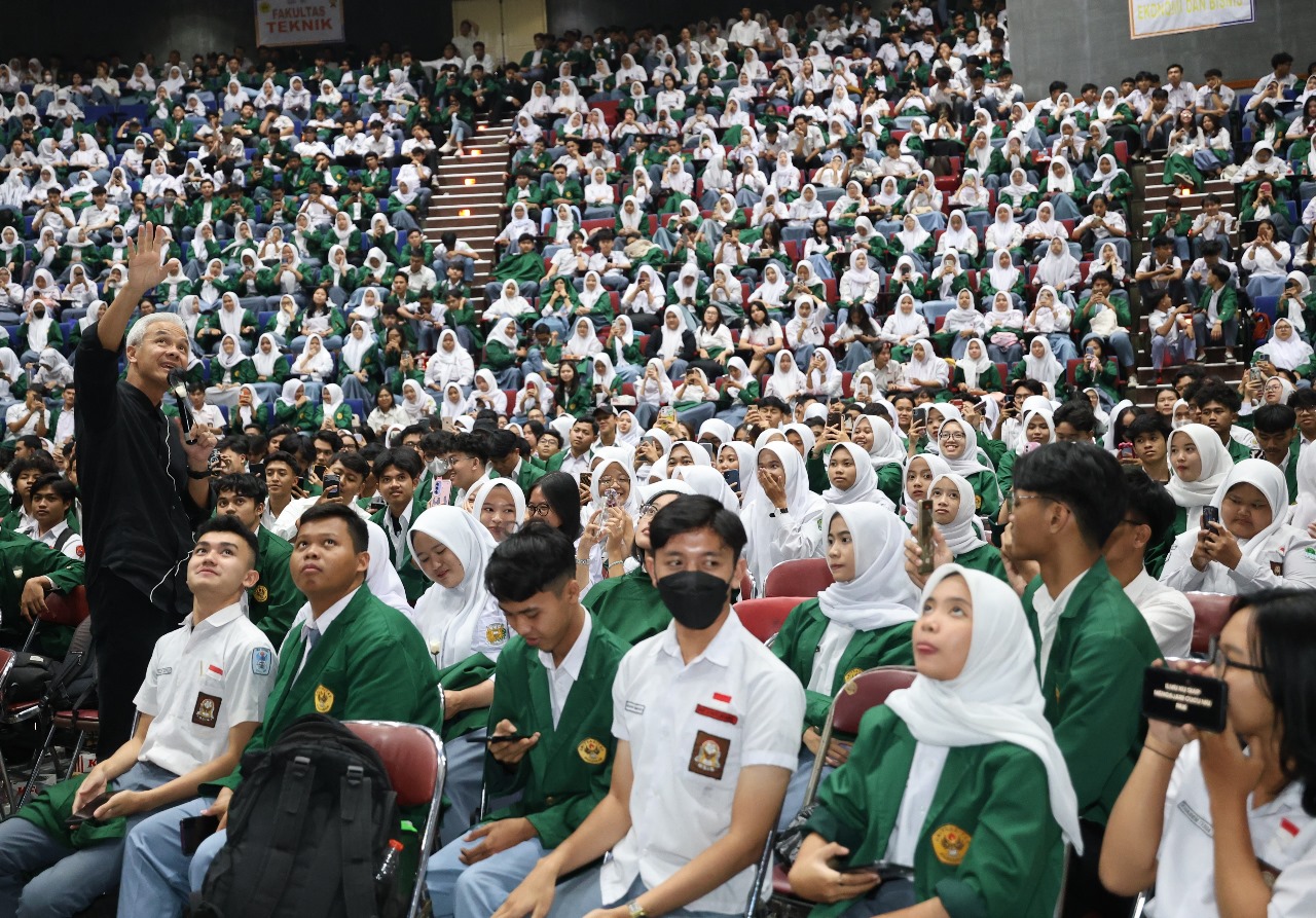 Safari Kampus, Ganjar Bahas Kesehatan Mental di Unpas - Awall.id