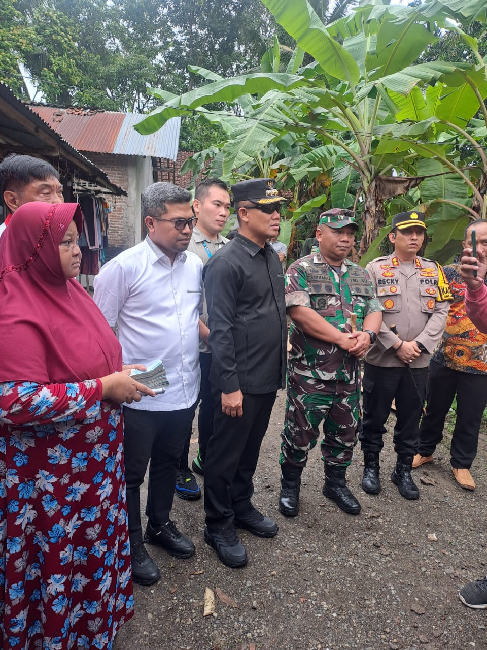 Ferry Wawan Cahyono dan Bupati Kebumen Bantu Wujudkan Mimpi Warga ...